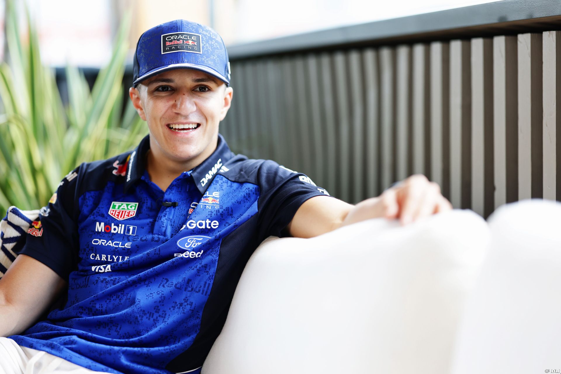 Sans trembler, Hadjar a trouvé sa place chez Red Bull face à Verstappen